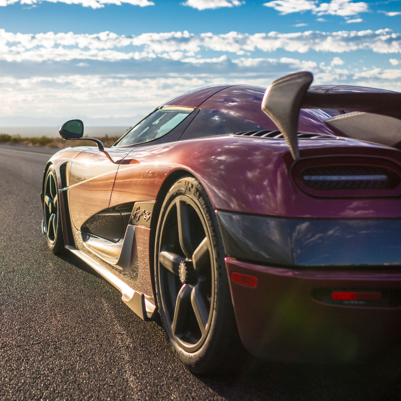 World's Fastest Car Comes to Chicago for Magazine Launch