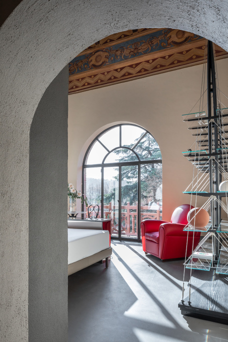 Poltrona Frau Gives Craftsmanship a Whole New Meaning