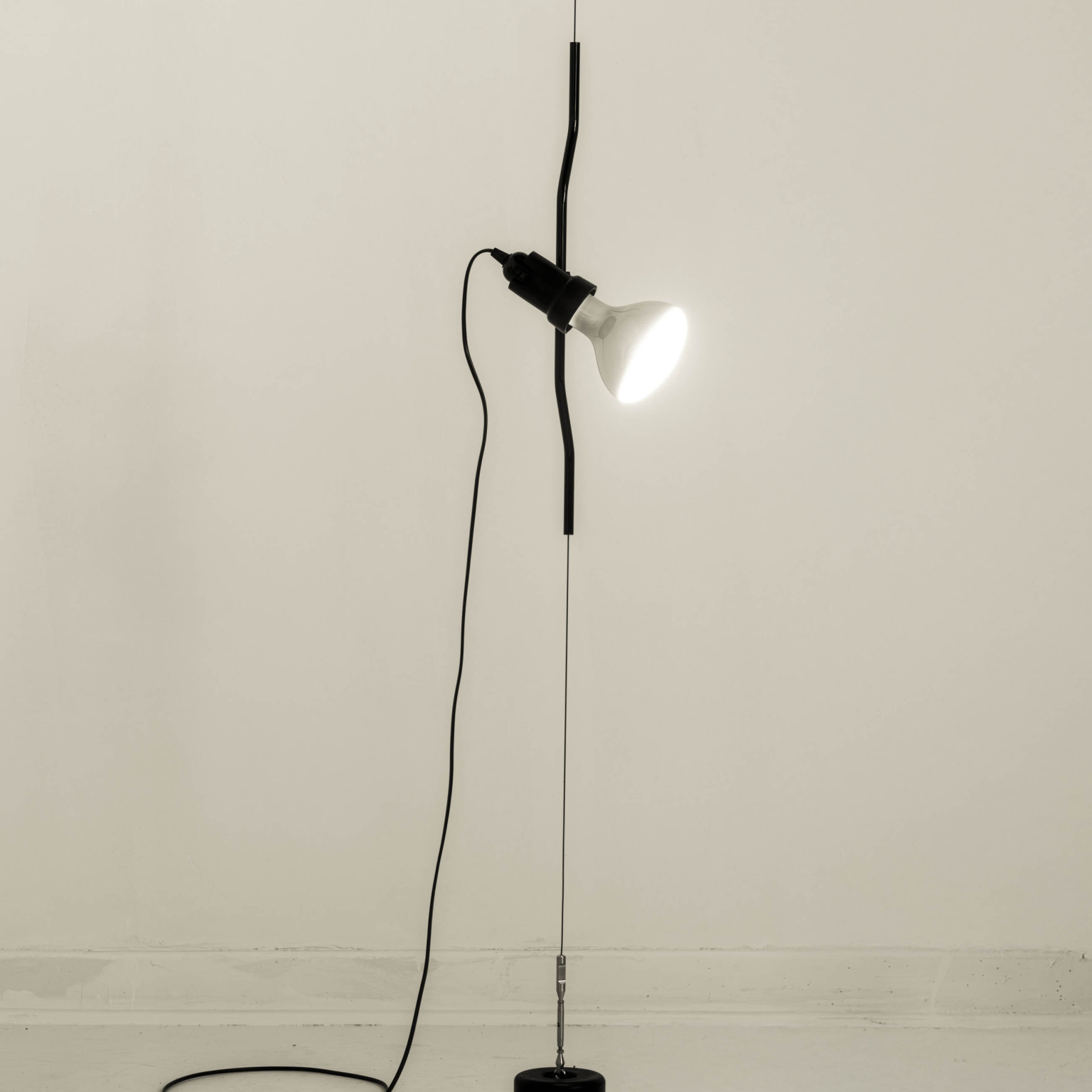 The Parentesi Lamp Does the Most by Doing Less