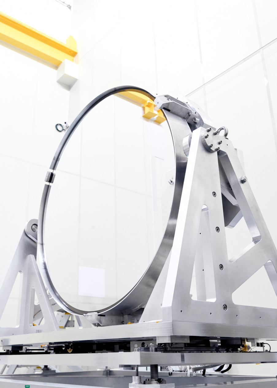 Benedict Redgrove Photographs Mind-Blowing Spacecrafts