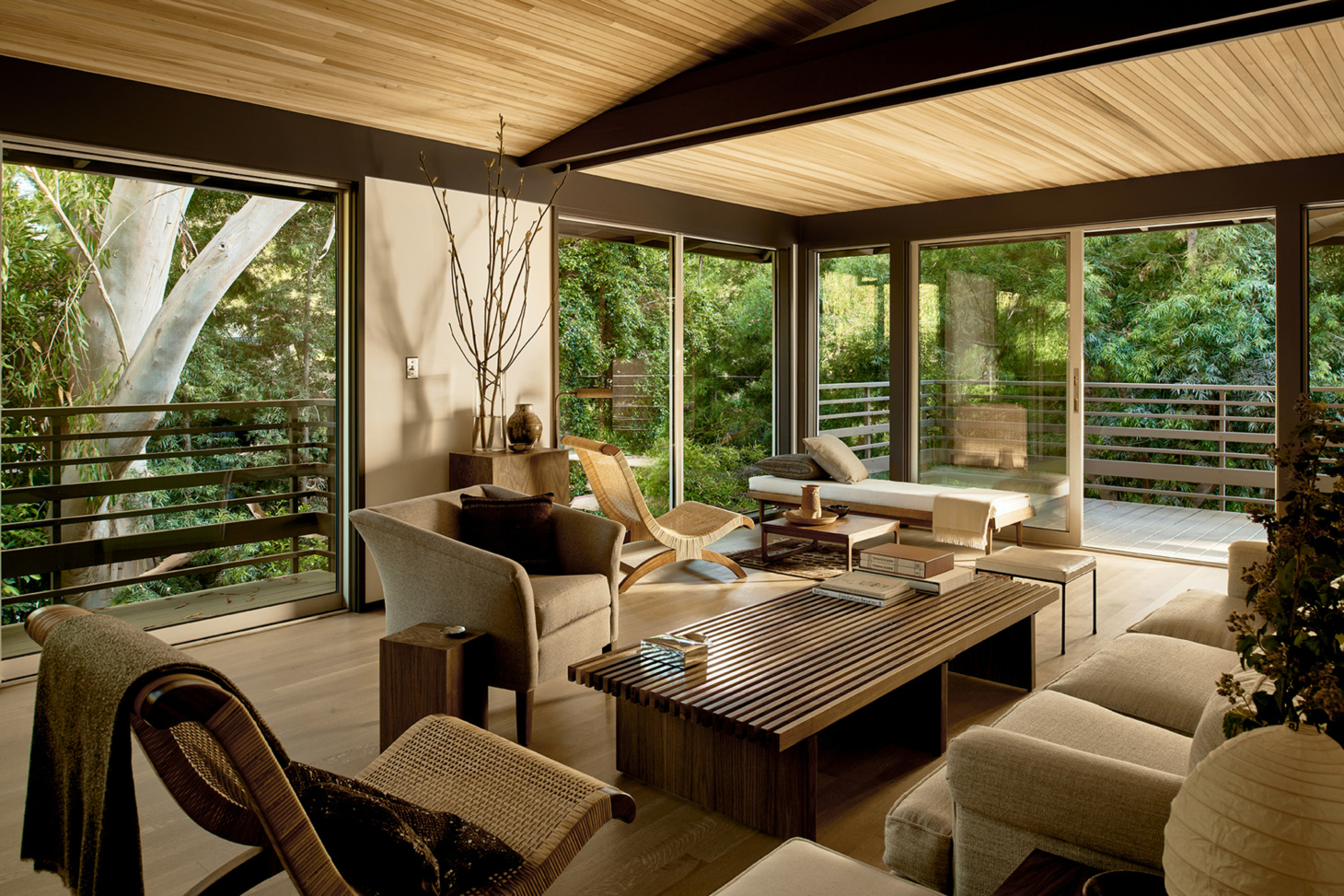 Breland-Harper Returns a Mid-Century Modern Home to Grandeur