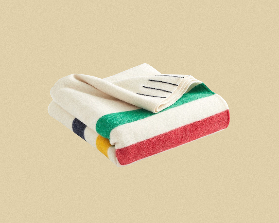 7 Iconic Designs for the Bedroom to Gift this Year