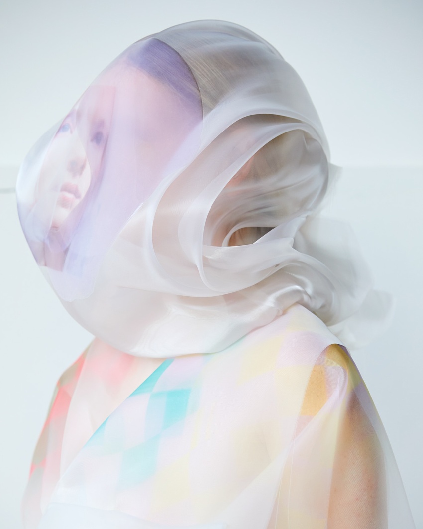 Ying Gao Makes Fashion Move with Dynamic Clothing Designs