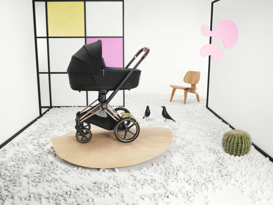 This CYBEX Stroller Makes Baby Care Artful