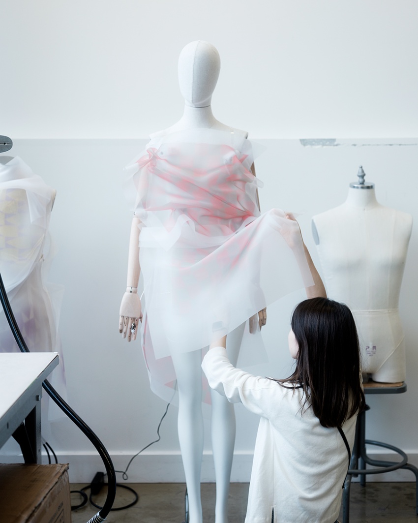Ying Gao Makes Fashion Move with Dynamic Clothing Designs